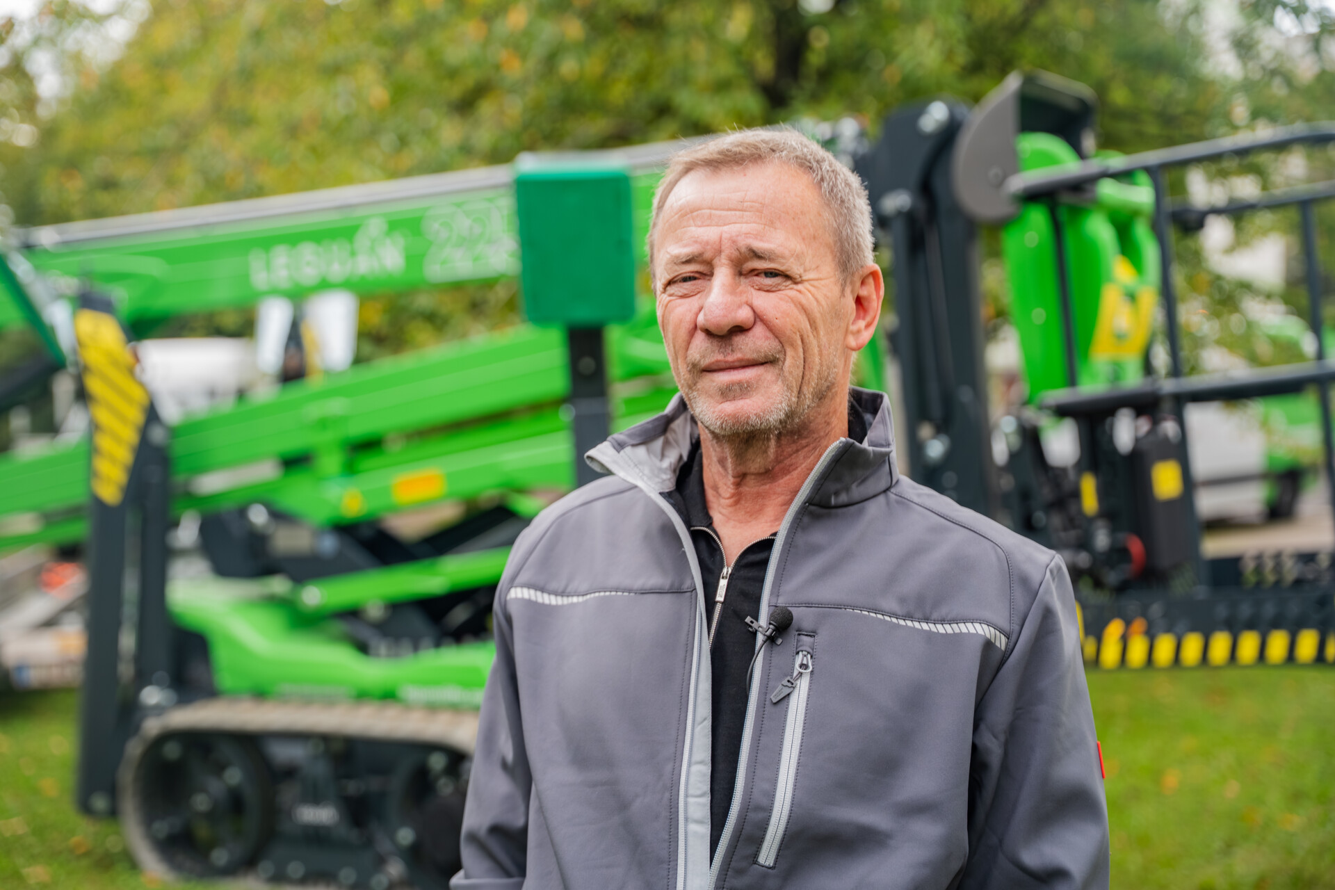 16 Leguan’s Helps Algenmax Keep Facades Clean | Leguan Lifts