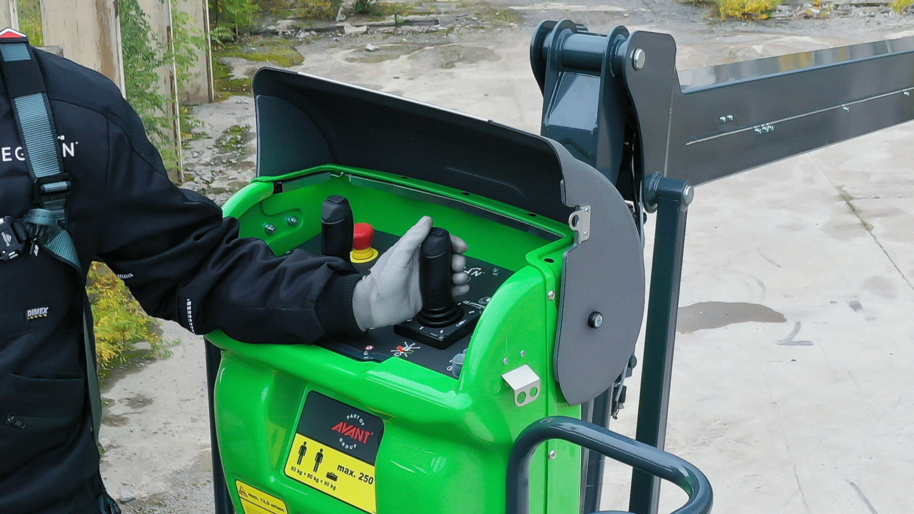 All-terrain spider lift with unrivaled performance | Leguan Lifts